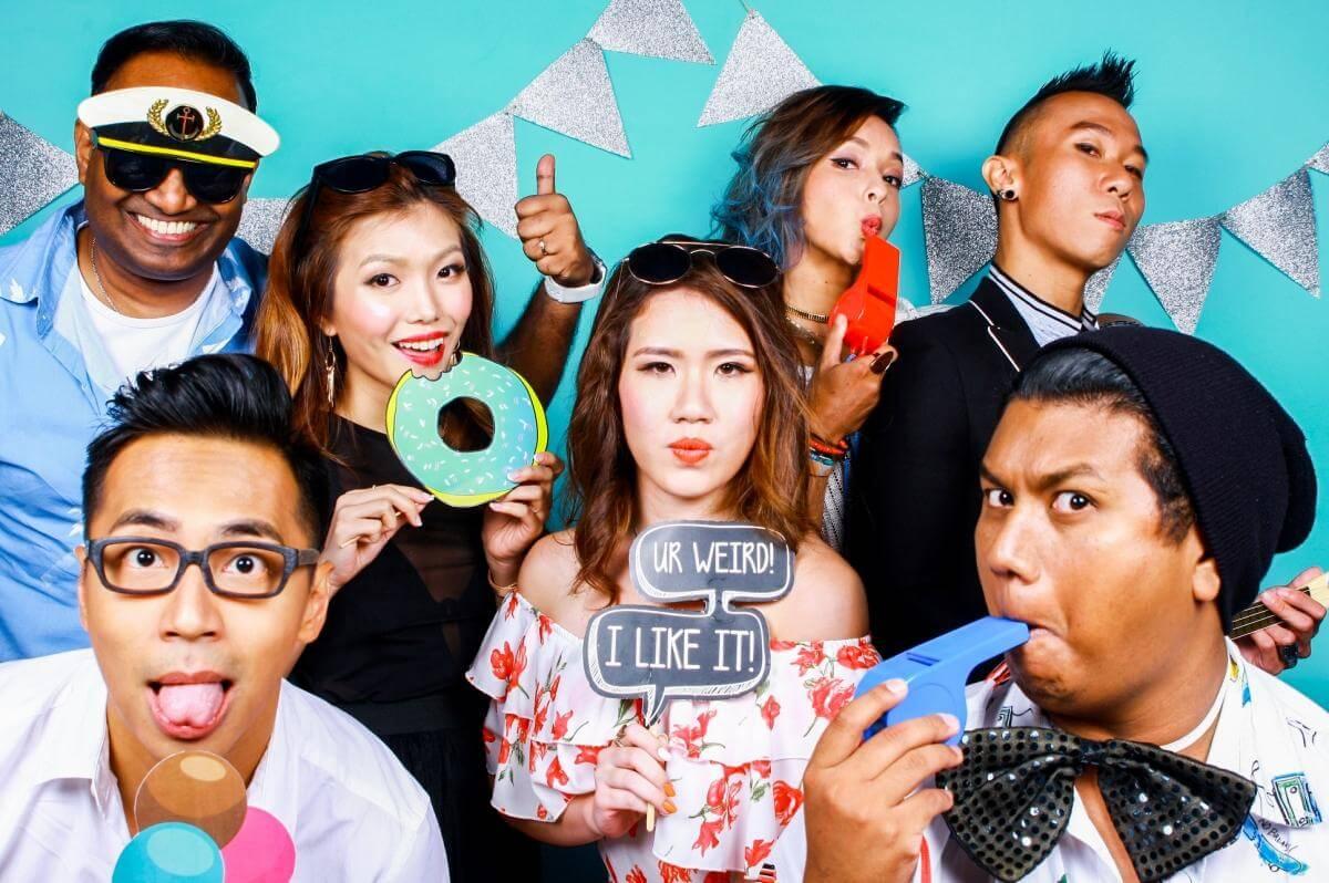Delite: Cheap Party Photo Booth Rental SG | Budget-Friendly