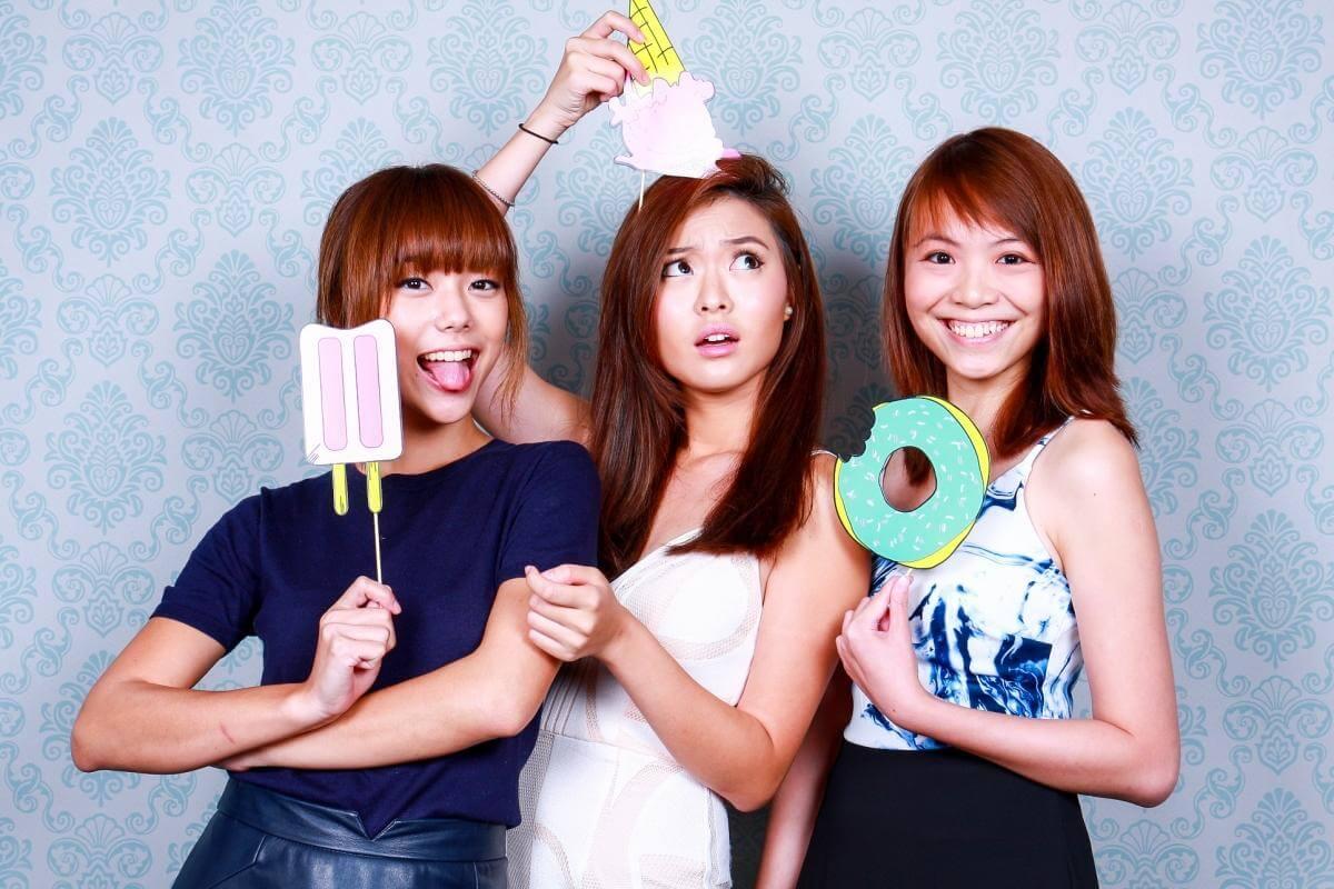 Delite: Cheap Party Photo Booth Rental SG | Budget-Friendly